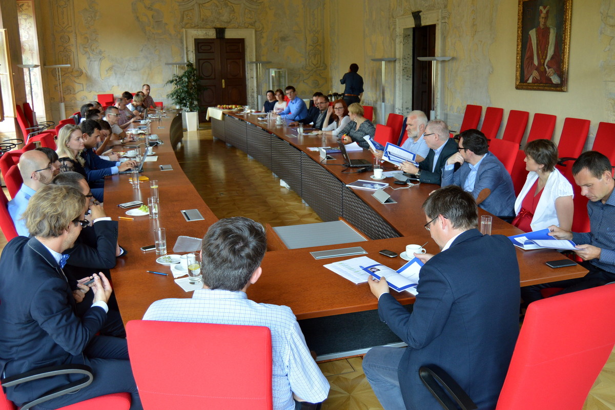 V Olomouci jednali zástupci kateder mezinárodního a evropského práva ...