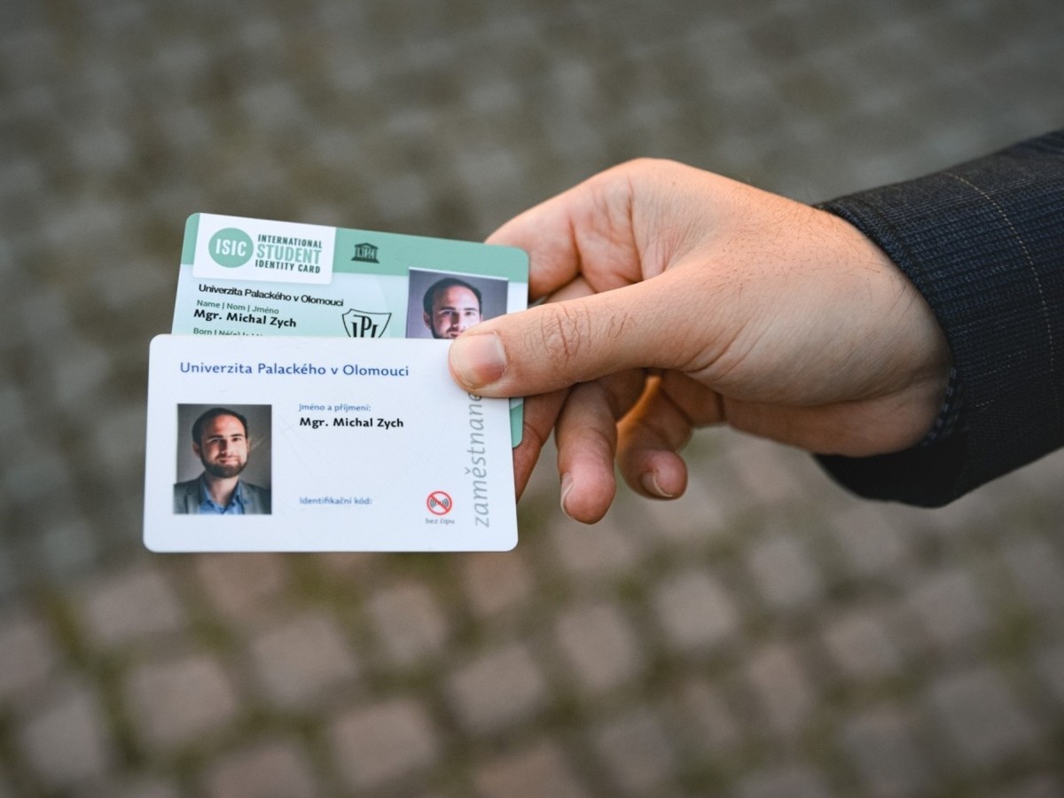 Doktorandky a doktorandi mohou využívat výhody ISICu i zaměstnanecké ...