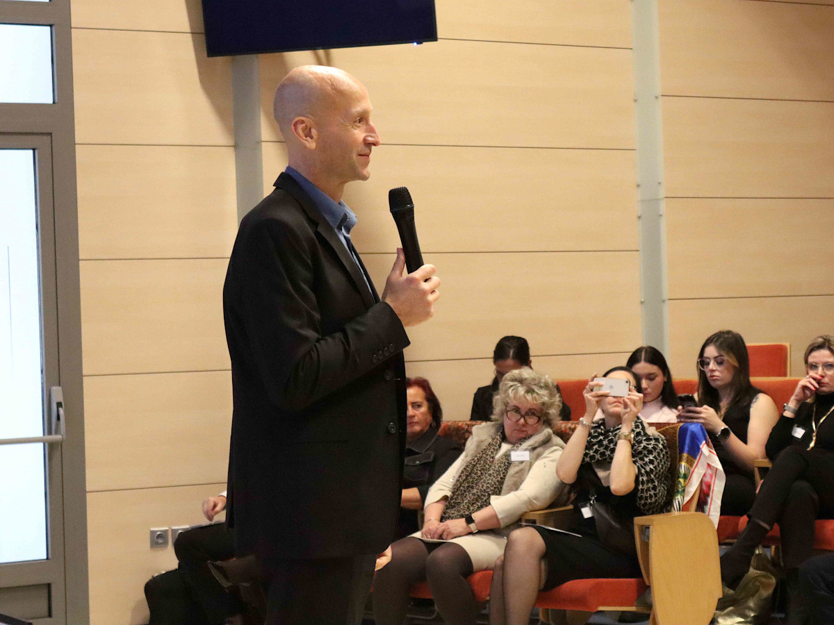 Konference s tematikou péče o těhotnou ženu přilákala dvě stovky ...