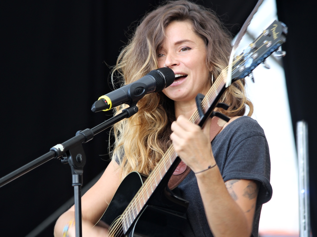 Benefiční koncert Terez Wrau: Žurnál Online / Zpravodajství z UP