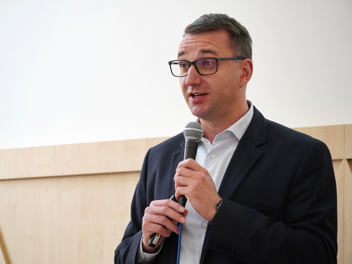 Stand-up představil aktuální projekty: Žurnál Online / Zpravodajství z UP