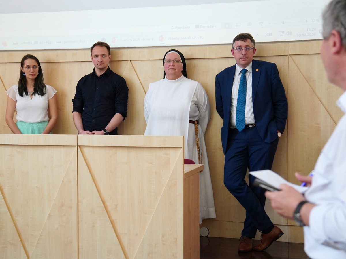 Vědecký stand-up posedmé: historie i deprese: Žurnál Online ...