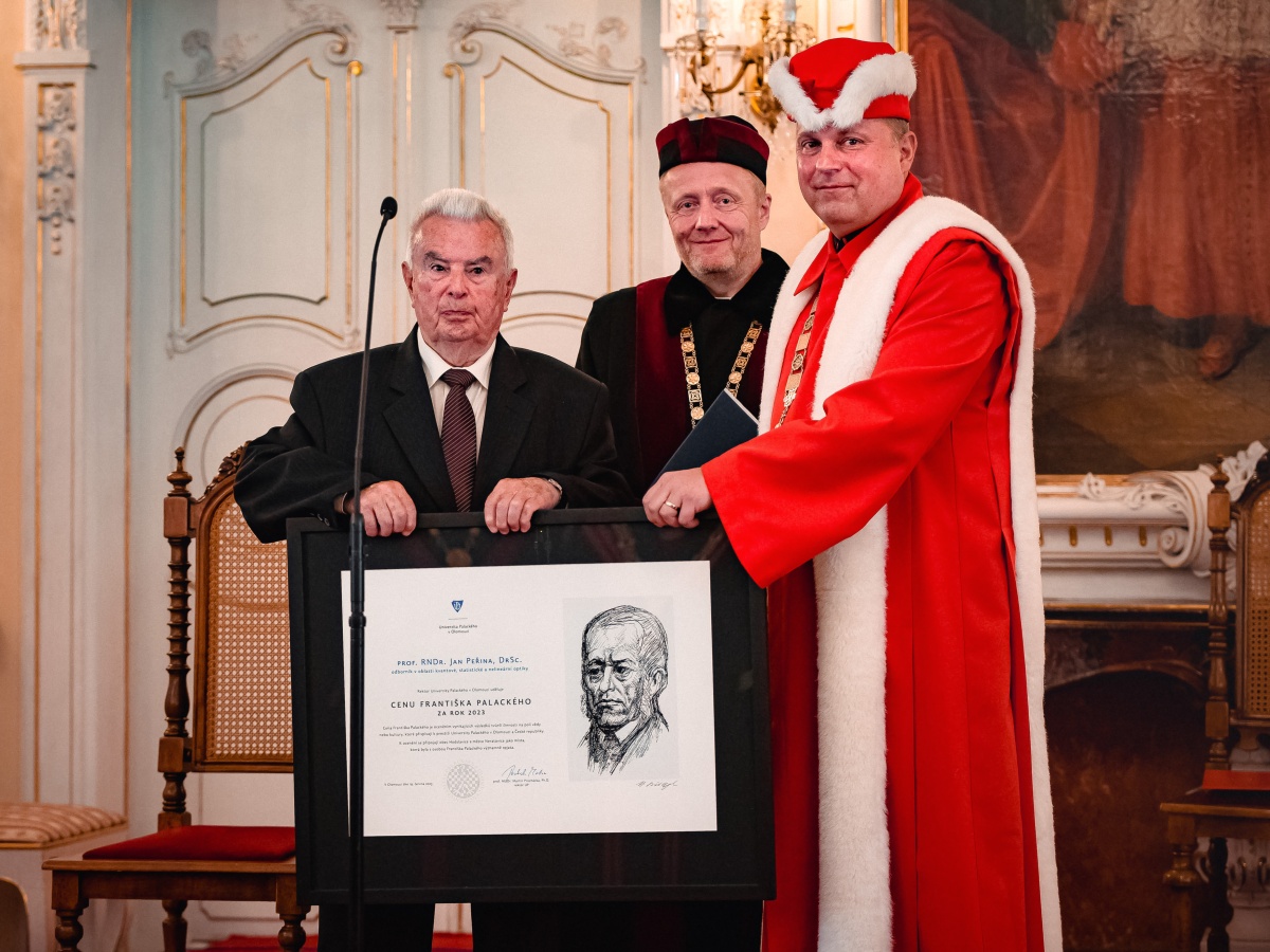 Prof Jan Peřina receives František Palacký Prize: Palacký University ...